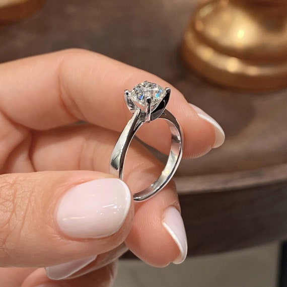 El significado espiritual del anillo: conexión y compromiso ※